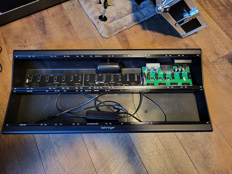 Behringer EURORACK GO Mobile 2 x 140 HP Eurorack Case with | Reverb