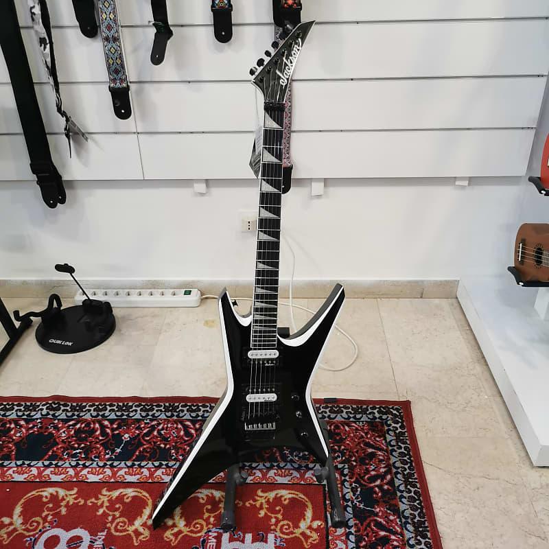 Jackson js32 warrior 2024 - black with white bevels | Reverb