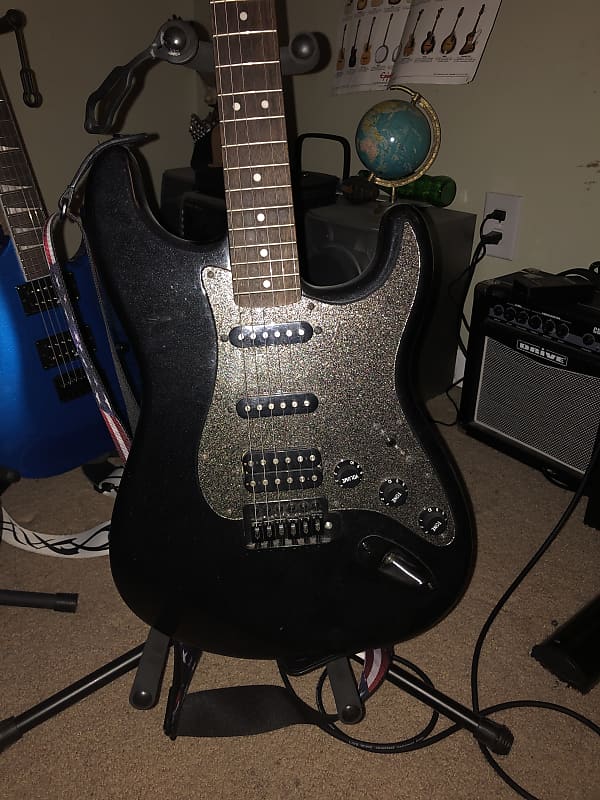 Fender Squire Stratocaster Black | Reverb