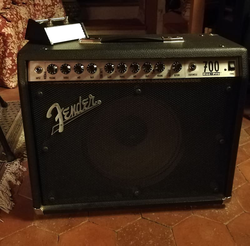 Fender Roc Pro 700 | Reverb
