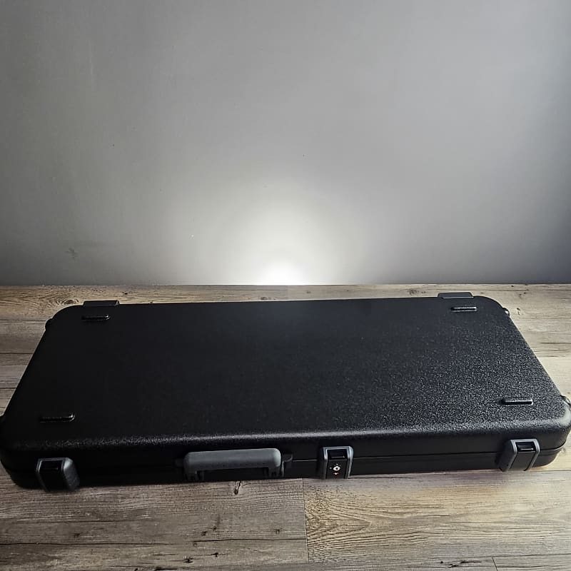 Fender Deluxe Molded Case | Reverb