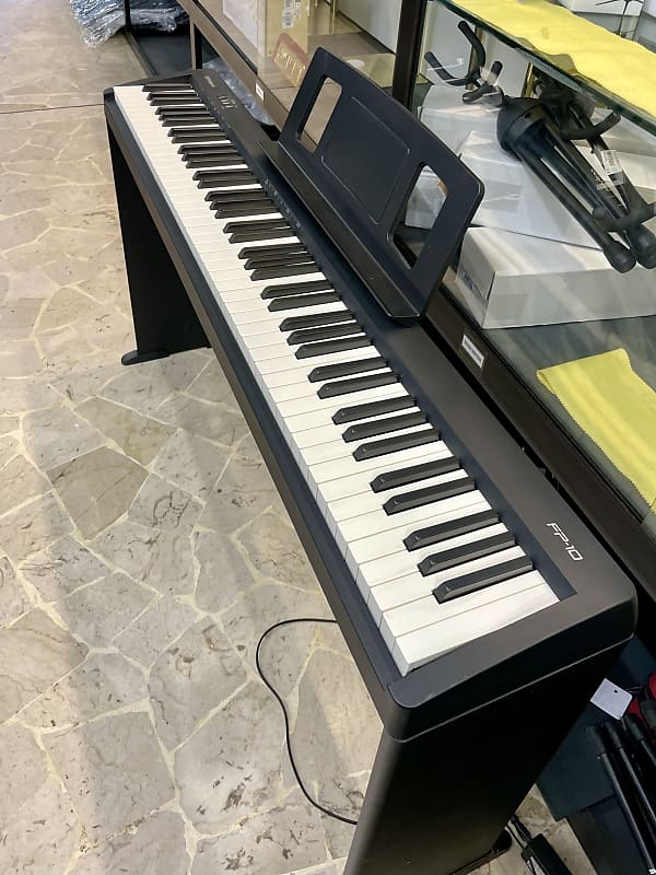 Roland FP-10 + STAND + LEGGIO | Reverb