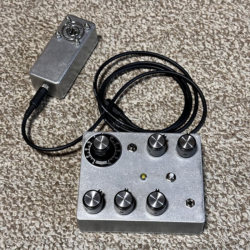 JMT Synth Noisy Mic | Reverb