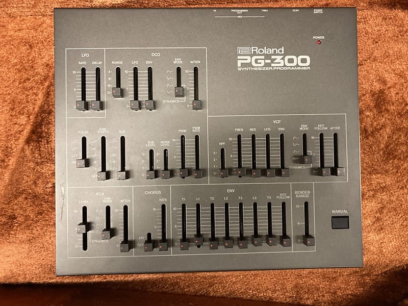 Roland PG-300 Synthesizer Programmer | Reverb