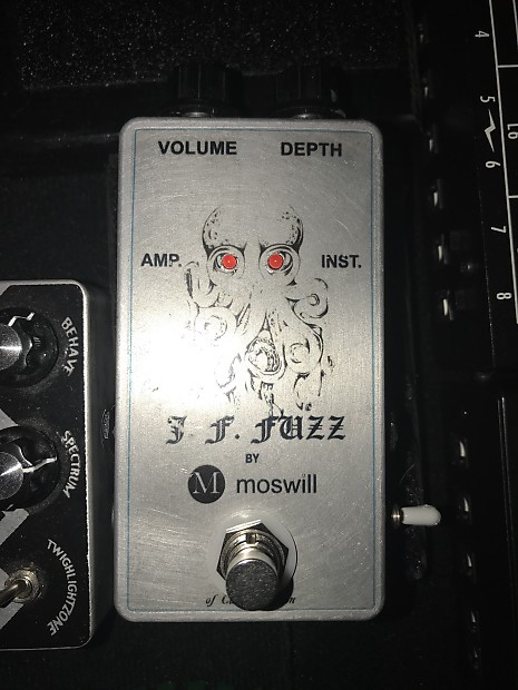 Triungulo Lab JF Fuzz / Mosrite Fuzzrite Clone | Reverb