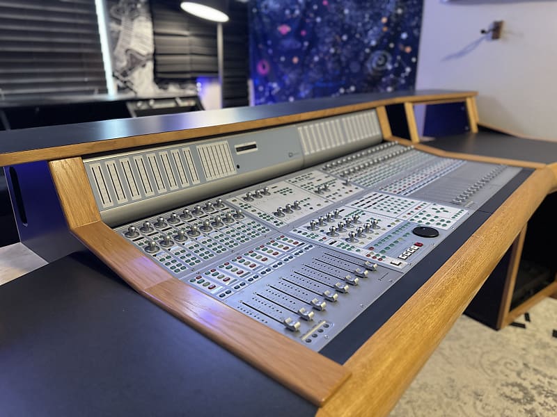 24 Channel Avid / Digidesign Icon D command and complete | Reverb