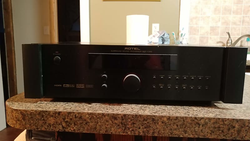 Rotel RSP-1069 Surround pre-amp processor w/remote | Reverb