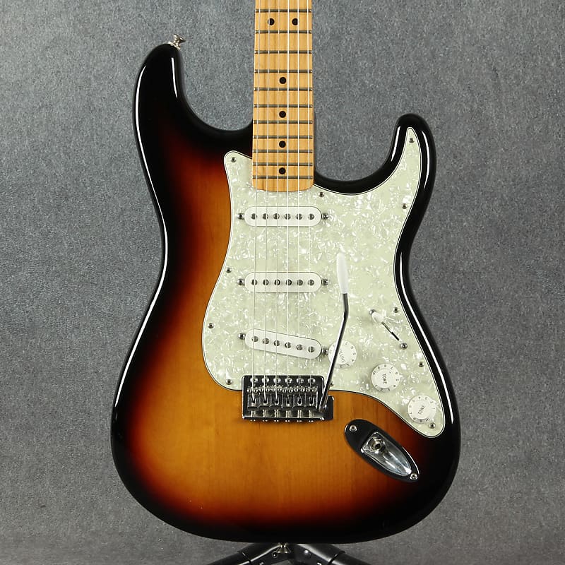 Fender Mexican Standard Stratocaster - 3-Tone Sunburst - 2nd | Reverb