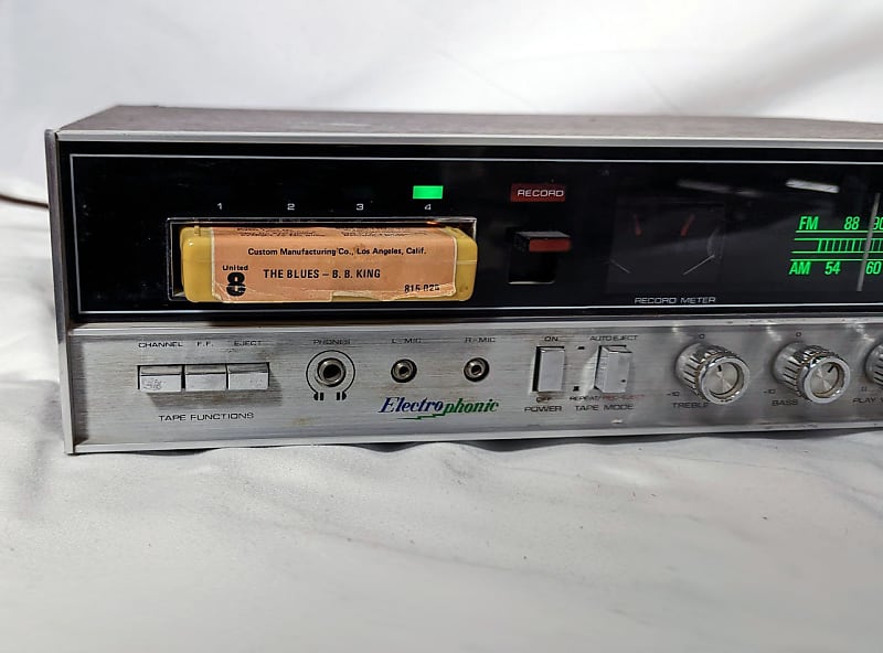 Electrophonic TR-1000 Solid State AM/FM 8-Track Multiplex Electrophonic TR-1000 Solid State AM/FM 8-Track Multiplex