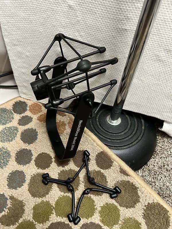 Electro-Voice 309A Shockmount 2010s - Black | Reverb