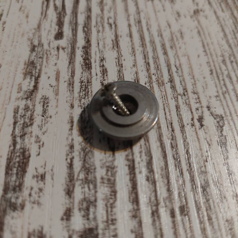 Fender Precision Bass String Tree off MIM P bass | Reverb España