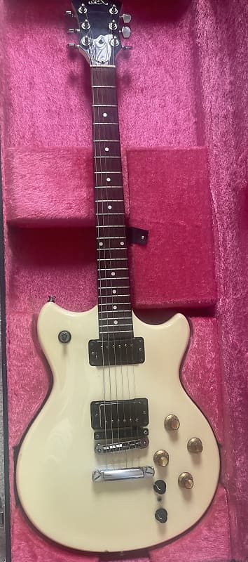 Rare White Finish Roland G303 80s - White | Reverb