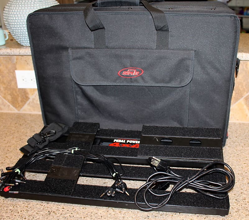 Pedaltrain PT-2 mounted Voodoo Lab 4x4 pedal power complete 3 | Reverb