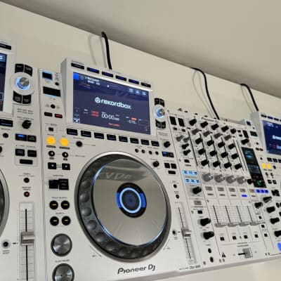 Pioneer CDJ-3000-W and DJM-900NXS2-W – Limited edition WHITE | Reverb