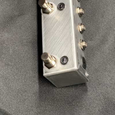 Loopmasters Loop Master 4-Channel Tuner Out Master Bypass | Reverb