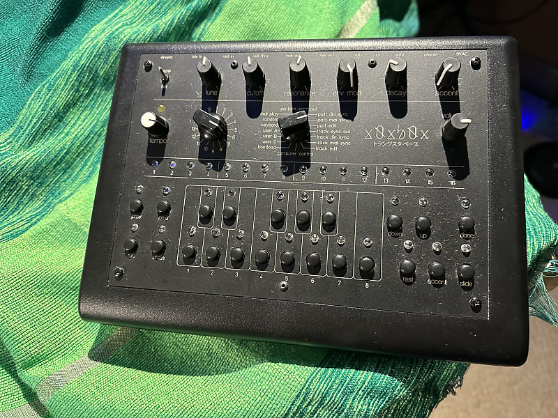 x0xb0x 303-Clone - Black | Reverb