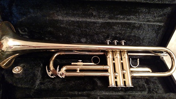 Yamaha YTR‑2320 Standard Student Bb Trumpet Brass | Reverb Canada
