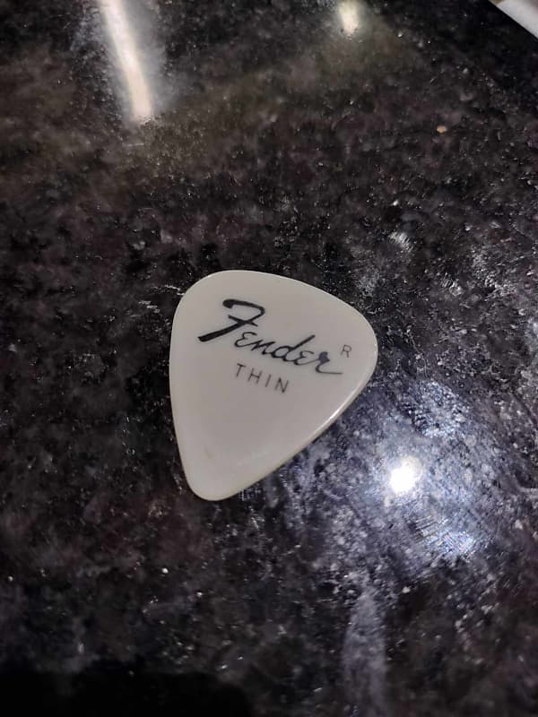 Fender Vintage Guitar Pick 1970's (uncircled "R") White | Reverb