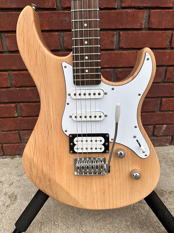 Yamaha Pacifica 112V Minty | Reverb