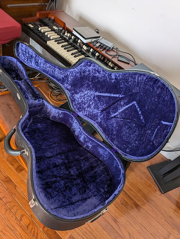 Collings Traditional Handmade Dreadnaught case 2010's - Black | Reverb