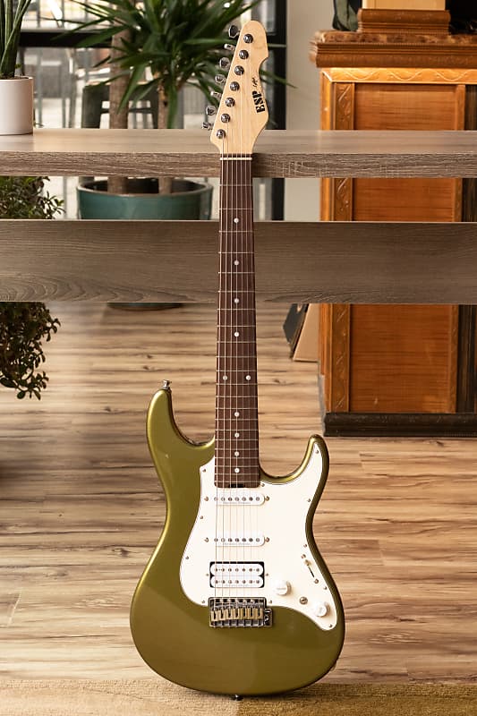 ESP Original Series Custom Snapper 7 w/case Consignment | Reverb