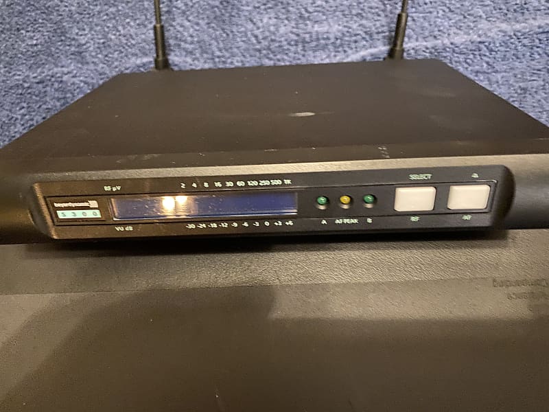 Beyer Dynamic S300 Black Broadcast Quality wireless | Reverb