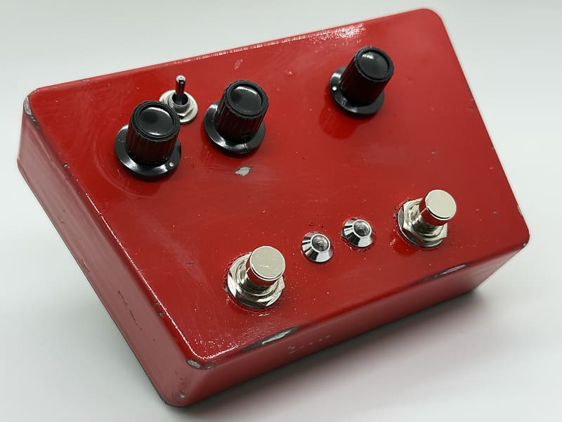Tungsten Amplification 8 Bit Fuzz —> Theremin Fuzz - Relic | Reverb