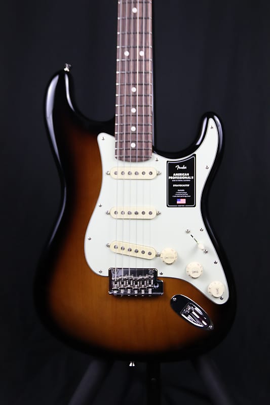 Fender 70th anniversary Stratocaster 2023 - 2-tone burst | Reverb