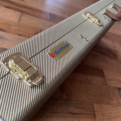 Road Runner Tweed rectangular Strat-style hardshell case | Reverb