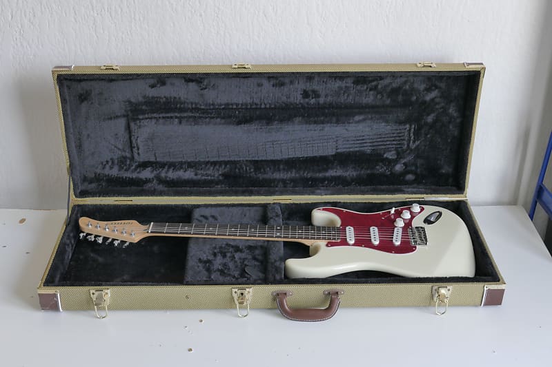 Mint Fernandes Stratocaster 1997 Made in Japan- Cream with | Reverb