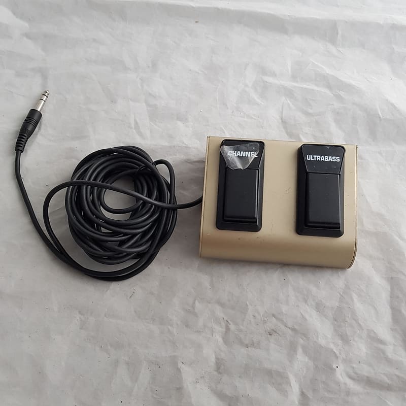 Behringer Channel Ultrabass Footswitch Fs112 B | Reverb Deutschland