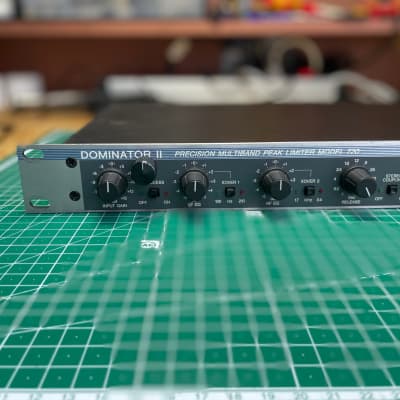 Aphex Dominator II Model 720 w/ adjustable Bypass | Reverb Deutschland