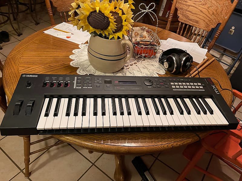 Yamaha mx49 black Syntheszizer | Reverb