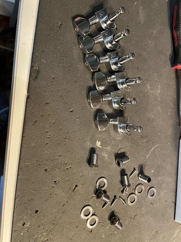 nobrand 6 inline tuners machine head type | Reverb