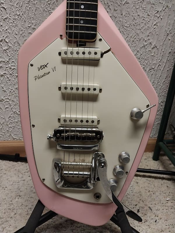 Vox Phantom VI 1966-1967 - Shell Pink | Reverb