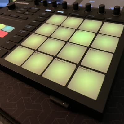 Native Instruments Maschine MK3 (mint) w/ software | Reverb