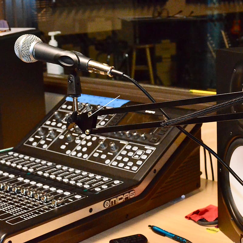 ChromaCast Scissor Arm Mic Stand 28" and 38" Pack | | Reverb