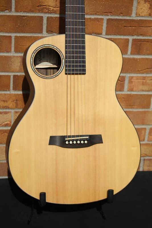 2013 Walden B-1 Baritone Acoustic | Reverb