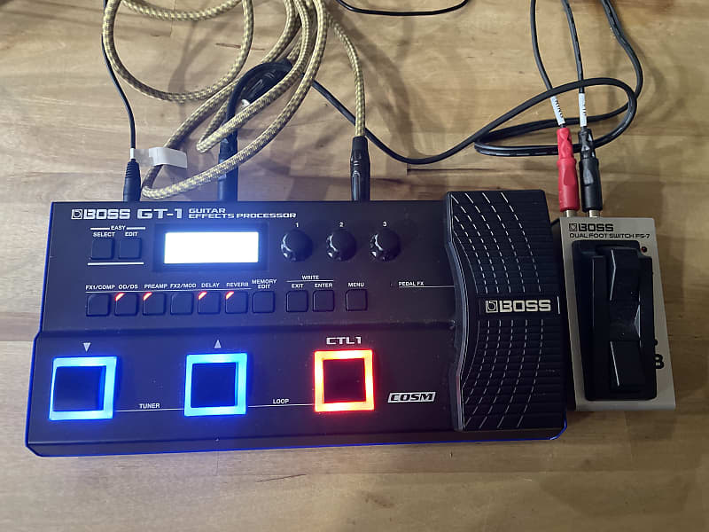 Boss GT-1 with Boss FS7, power supply and extra chord! | Reverb