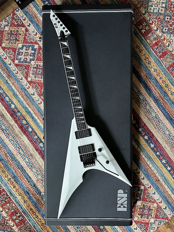ESP E-II Arrow 2024 - Snow White (bought in January | Reverb Finland