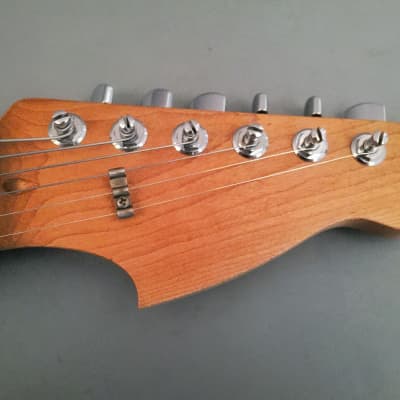 Three String Tree, String Retainer (Aged Nickel) | Reverb