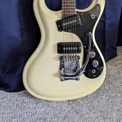 Mosrite The Ventures Avenger Built in Amplifier Black Made in | Reverb