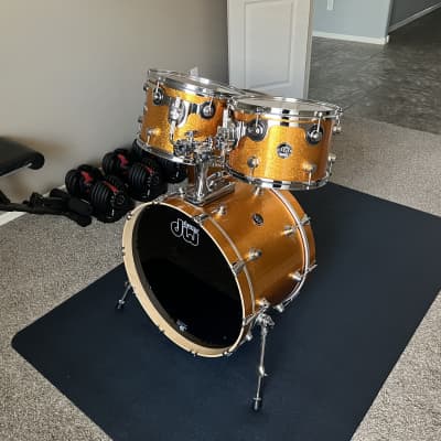 DW Performance Series Gold Sparkle Drum Kit | Reverb