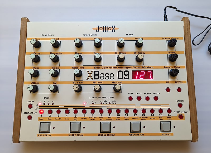 JoMox Xbase 09, Analog Drum Machine | Reverb