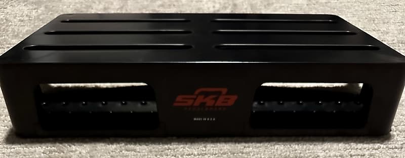 SKB 1SKB-PB1712 Injection Molded Pedalboard Black | Reverb