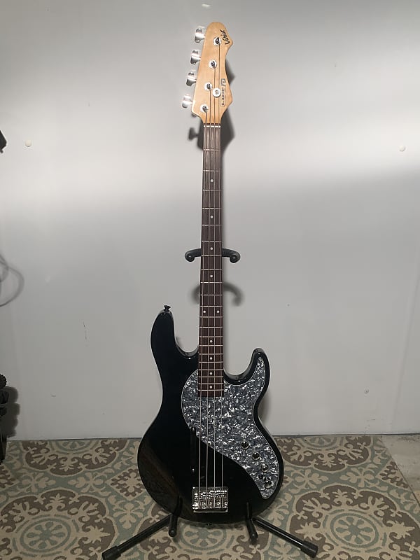 Line 6 Variax 700 Bass w/ Variax Cabled Power Kit | Reverb