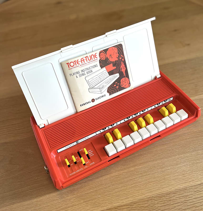 GE General Electric N4001 Tote-a-Tune 1971 - Red | Reverb