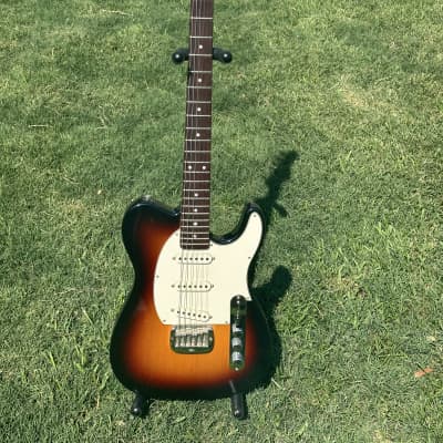 The Xenomorph III Alien themed guitar/playable artwork from | Reverb