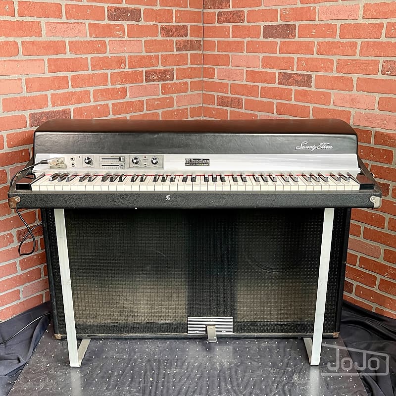 1979 Fender Rhodes 73 Suitcase Piano w/Janus 4x12" Cab | Reverb