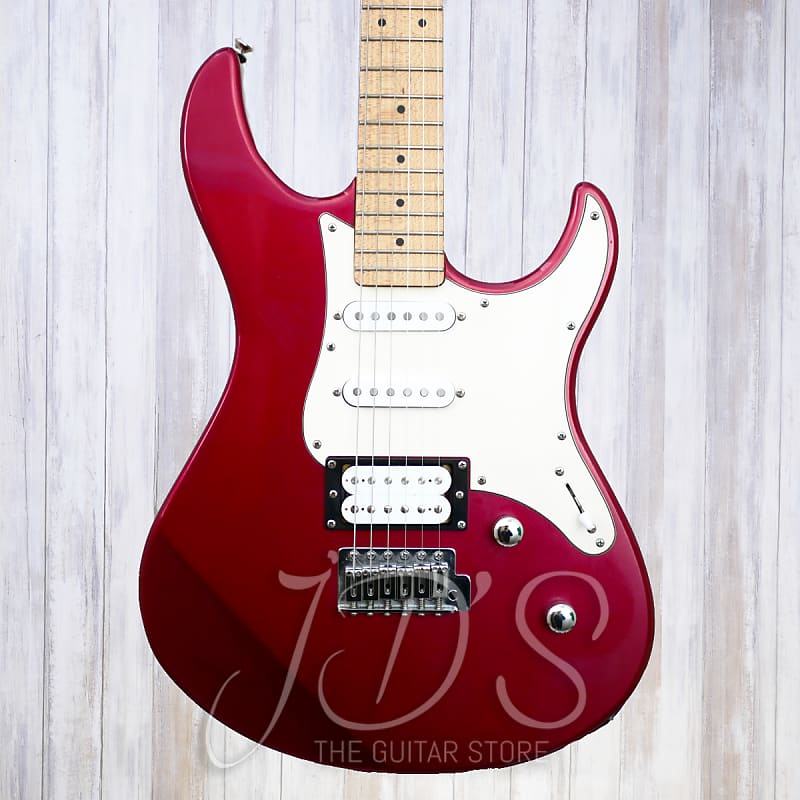 Metallic Yamaha Pacifica 112V Electric Guitar in Red Metallic | Reverb